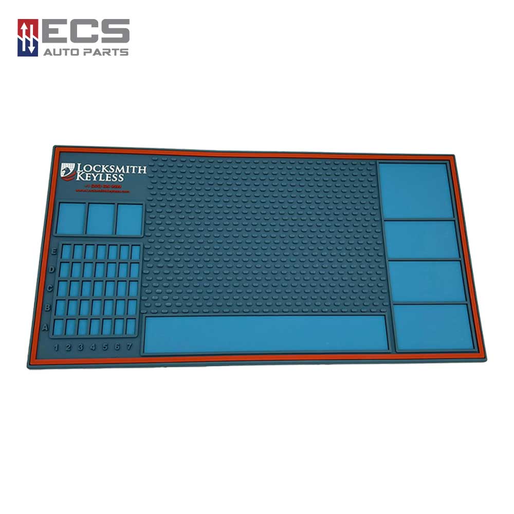 ECS AUTO PARTS 11" X 21" Compact Portable Pinning Mat